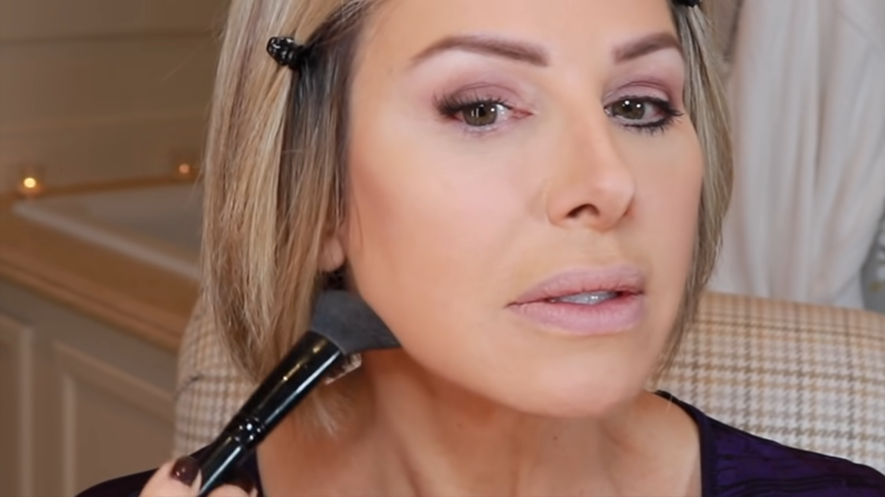 Best Makeup for Older Women over 50: Face Lift Effect Tips - Dominique ...